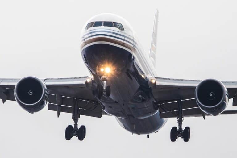 Top 10 Most Popular Private Jets For Billionaires [With Pictures]